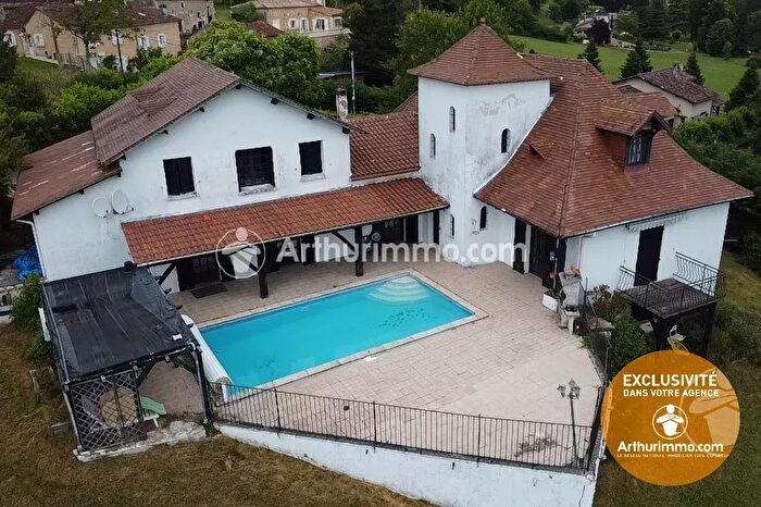 Maison à vendre - Sourzac - 9 pièces - 6 chambres