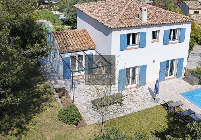 Maison à vendre - Solliès-Toucas - 6 pièces - 5 chambres