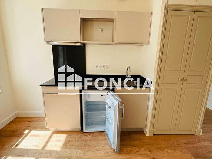 Appartement à louer - Saint Germain-Hôtel de Ville-Saint Pierre, Auxerre - 1 pièce