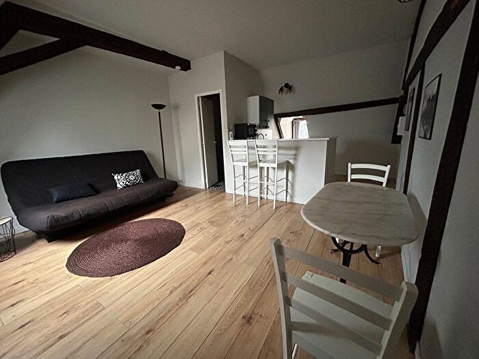 Appartement à louer - Centre Ville, Bourges - 1 pièce