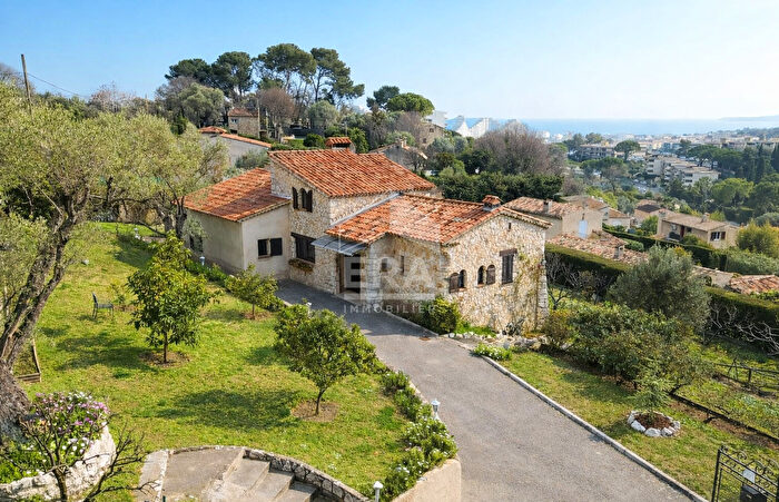 Maison à vendre - Villeneuve-Loubet, Plage - 5 pièces - 4 chambres