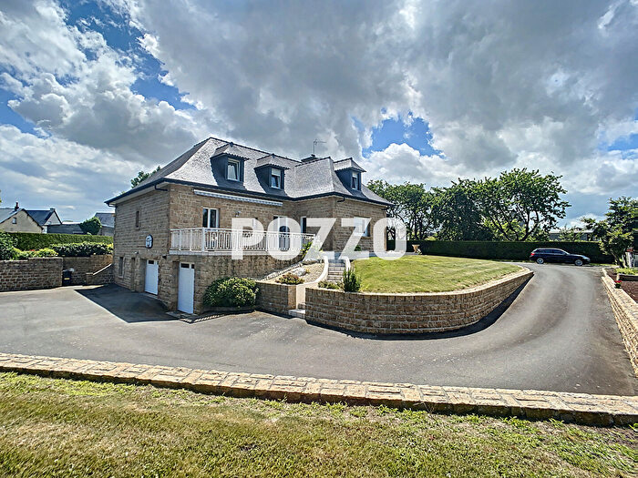 Saint-James : Maison 8 pièces à vendre