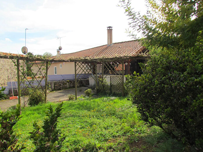 Ruffec - Maison 6 pièces à vendre