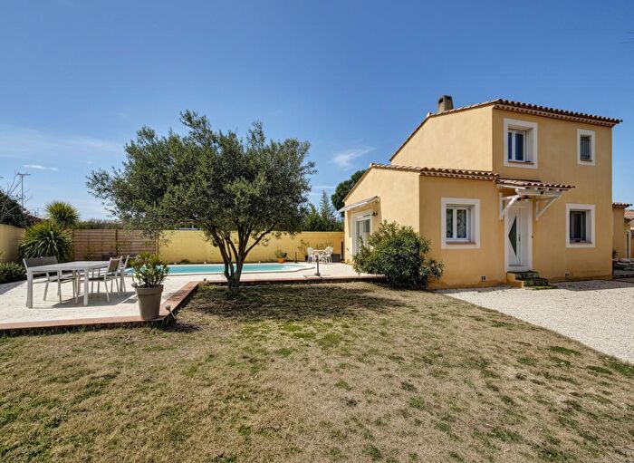 Maison à vendre - Sénas - 5 pièces - 3 chambres