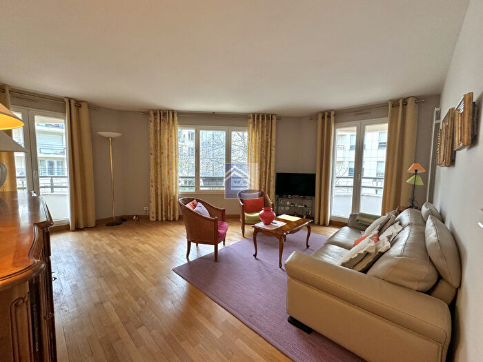 Appartement à vendre - Courbevoie, Hôtel de ville - 3 pièces - 2 chambres