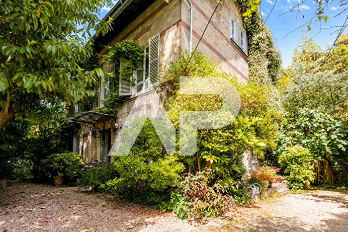 Maison 9 pièces à vendre à Sèvres, Beau-Site, Binelles, Renan, Chataîgneraie