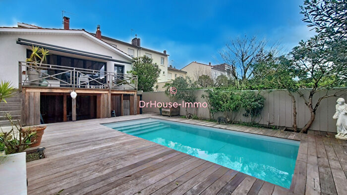 Maison à vendre - Mérignac, Saint-Augustin - 7 pièces - 5 chambres