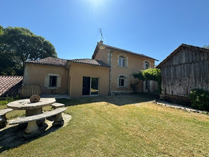 Maison 7 pièces à Manzac-sur-Vern, à vendre