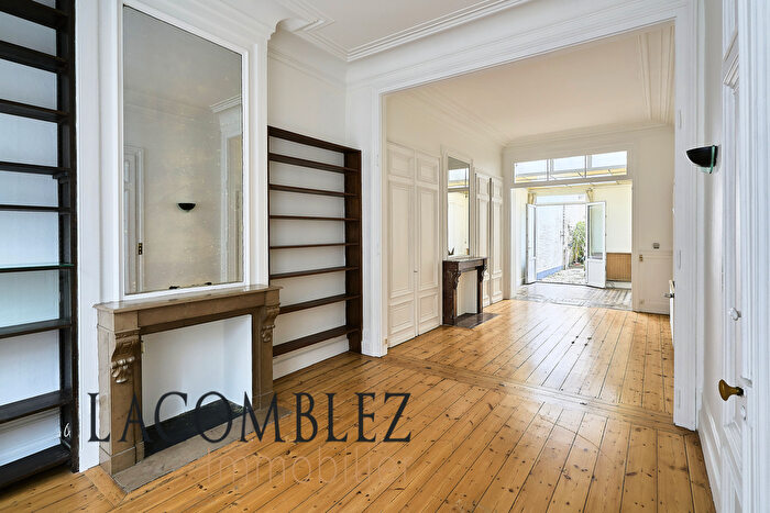 Maison 7 pièces à Lille, Wazemmes, à vendre