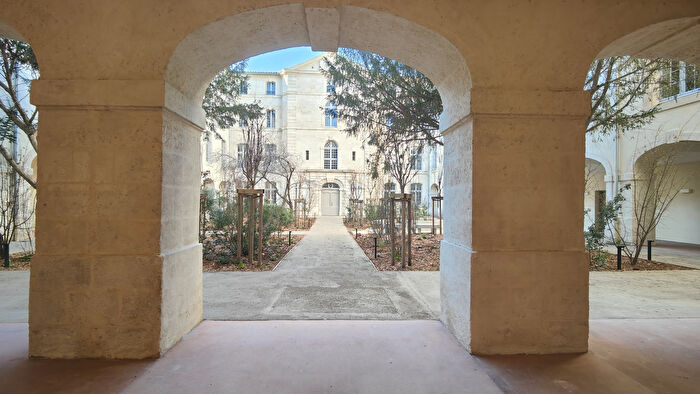 Appartement à louer - Narbonne, Bourg - 2 pièces - 1 chambre