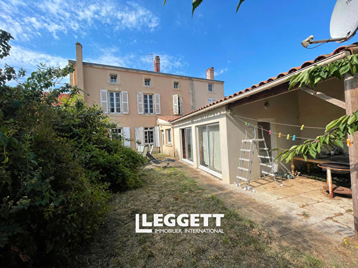 Foussais-Payré : Maison 8 pièces à vendre