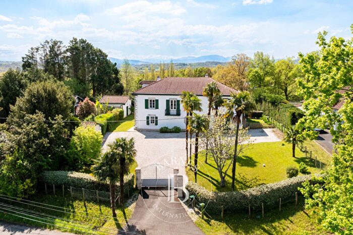 Maison à vendre - Mouguerre - 8 pièces - 5 chambres