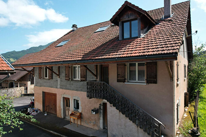 Maison 10 pièces à vendre à La Tour