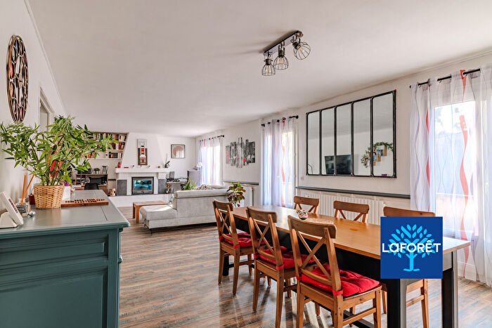 Maison à vendre - Fosses - 7 pièces - 5 chambres