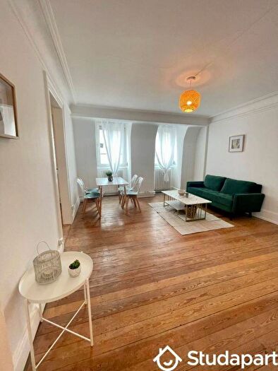 Appartement à louer - Forêt Noire Centre, Strasbourg - 1 pièce - 3 chambres
