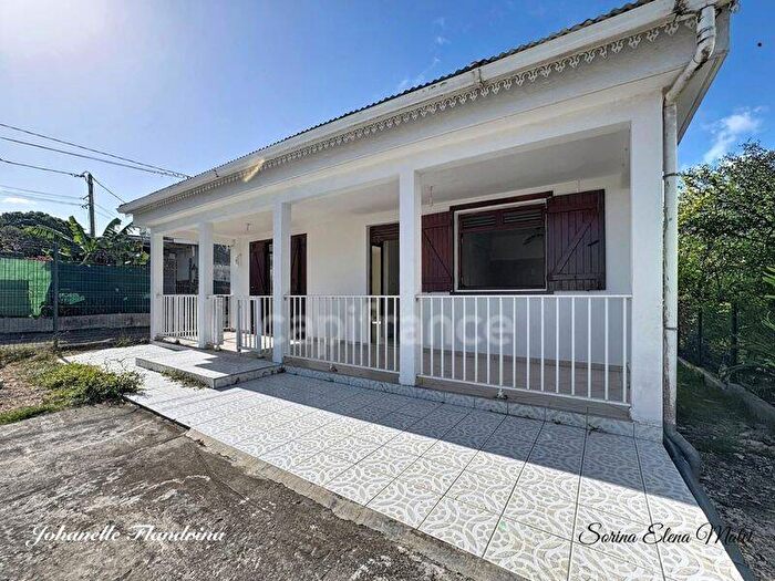 Maison 4 pièces à louer à Le Gosier