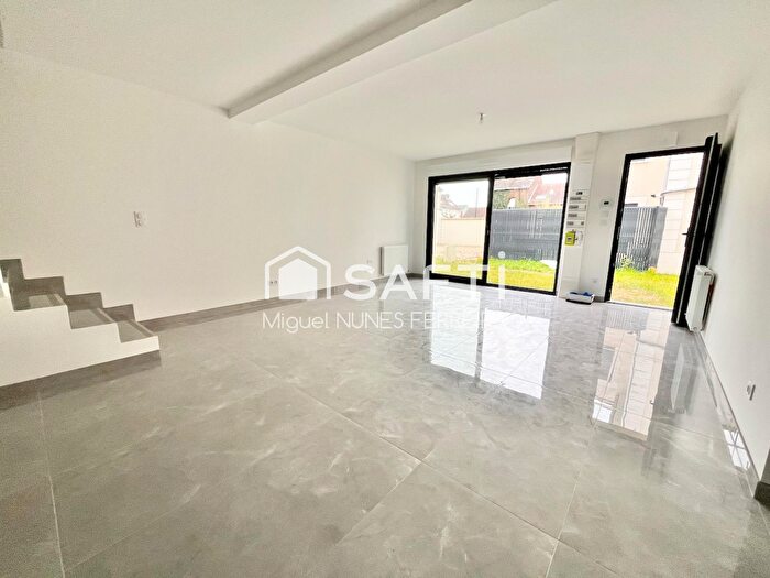 Maison à vendre - Oissel - 5 pièces - 4 chambres