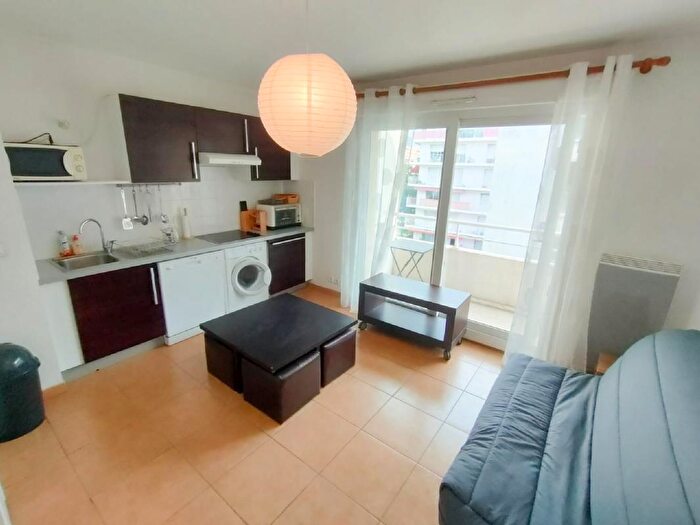 Appartement à louer - Nice, Saint-Roch - 1 pièce