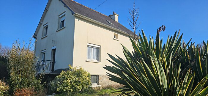 Maison à vendre - Callac - 7 pièces - 4 chambres