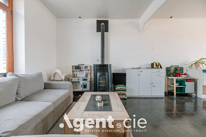 Maison à louer - May-sur-Orne - 4 pièces - 3 chambres