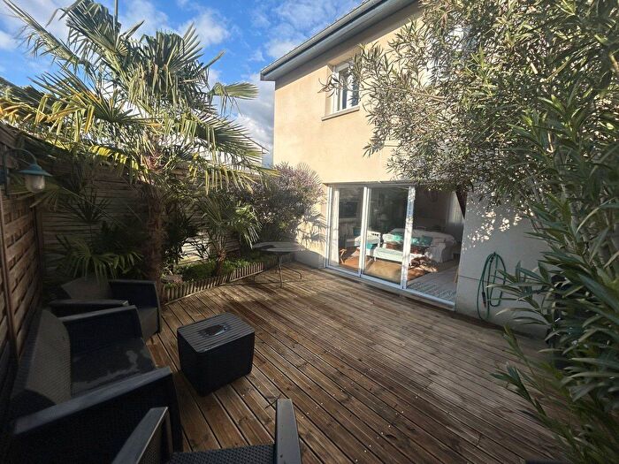 Maison à louer - Bordeaux - 4 pièces - 3 chambres