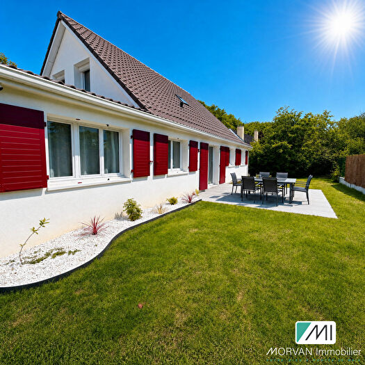 Maison 8 pièces à vendre à Le Mesnil-Saint-Denis