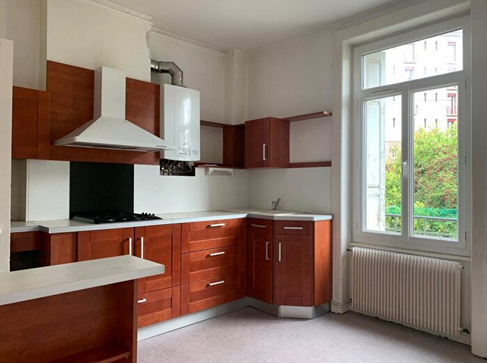 Saint-Étienne, Bernay, Valfuret : Appartement 2 pièces à louer