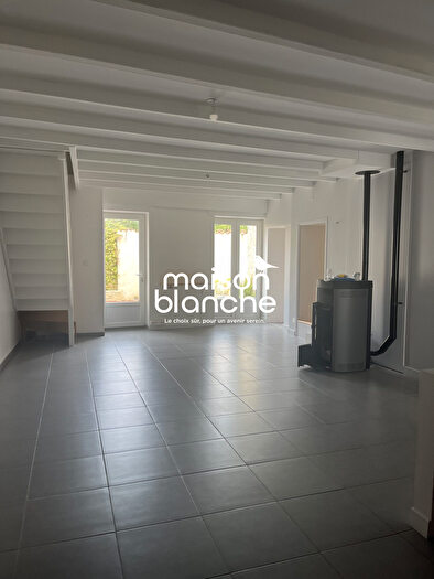 Maison à louer - Nuaillé-dAunis - 4 pièces - 2 chambres