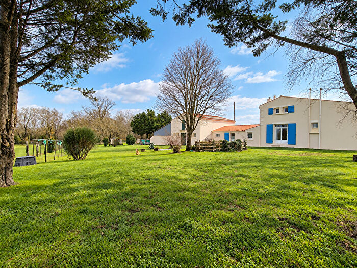 Maison 5 pièces à Andilly, à vendre