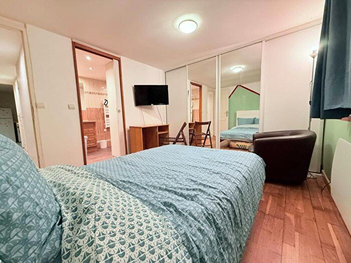 Appartement à louer - Thabor-Pelouse, Montgeron - 1 pièce