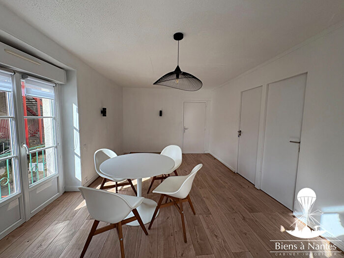Appartement à louer - Nantes, Saint-Clément, Jardin des plantes, Caserne Lamoricière - 4 pièces - 3 chambres