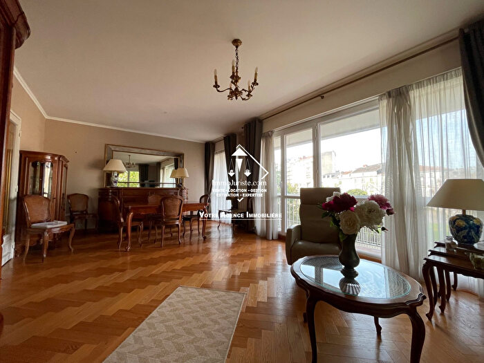 Appartement à vendre - Limoges, Centre-ville, Hôtel de Ville, Emailleurs - 4 pièces - 2 chambres