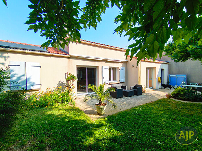 Maison à vendre - Boufféré - 6 pièces - 4 chambres