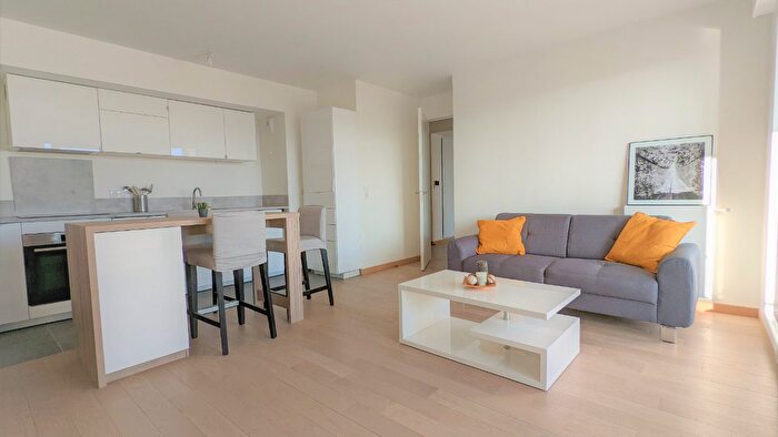 Courbevoie, Marceau République - Appartement 3 pièces à louer