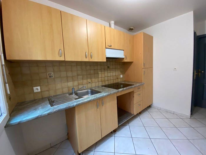 Ville Haute-Centre, Montereau-Fault-Yonne : Appartement 3 pièces à louer