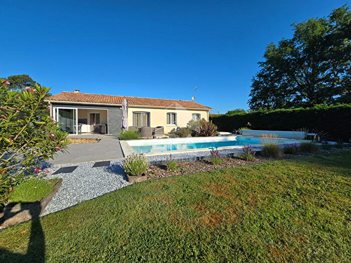 Maison 6 pièces à Montpon-Ménestérol, à vendre