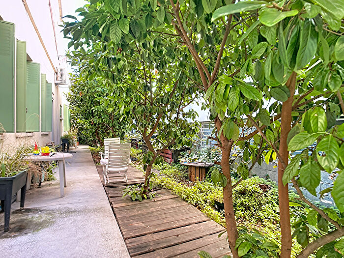 Appartement à vendre - Marseille e , Bon Secours - 3 pièces - 2 chambres