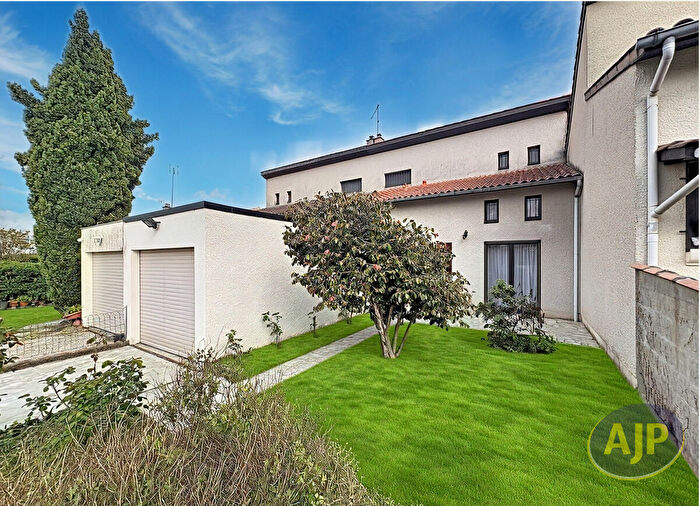 Maison à vendre - Pessac, Le Monteil - 6 pièces - 4 chambres