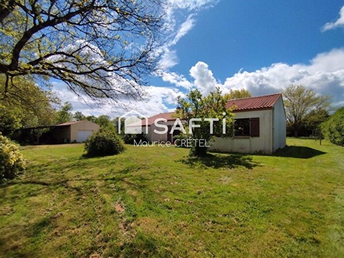 Maison 5 pièces à Saint-Sulpice-le-Verdon, à vendre
