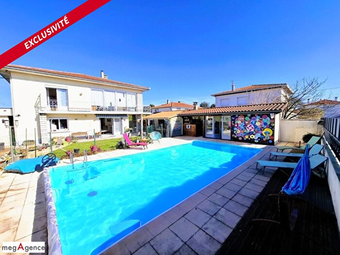 Maison à vendre - Aureilhan - 7 pièces - 5 chambres