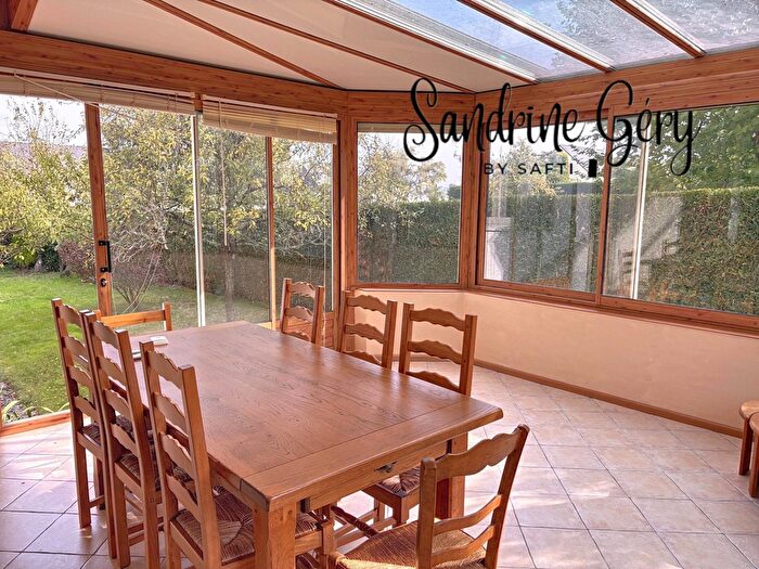 Maison à vendre - Pouancé - 6 pièces - 4 chambres