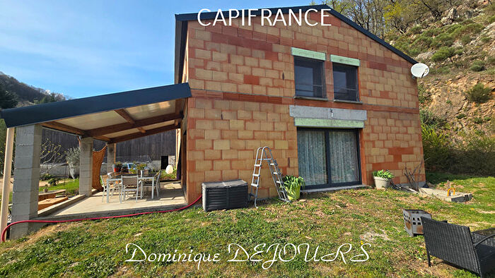 Maison 7 pièces à vendre à Issamoulenc