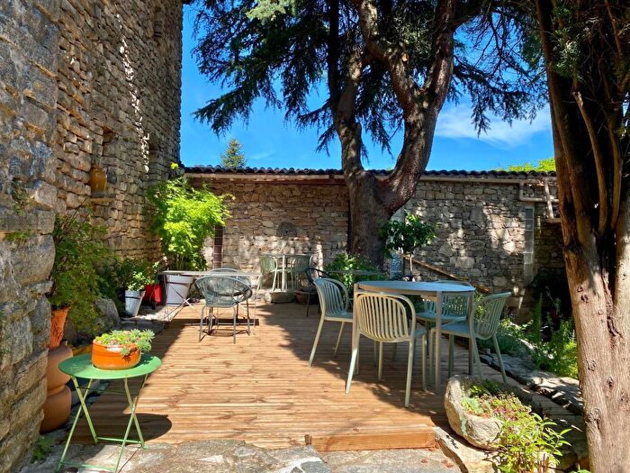 Maison à vendre - Saint-Martin-de-Castillon - 14 pièces - 8 chambres