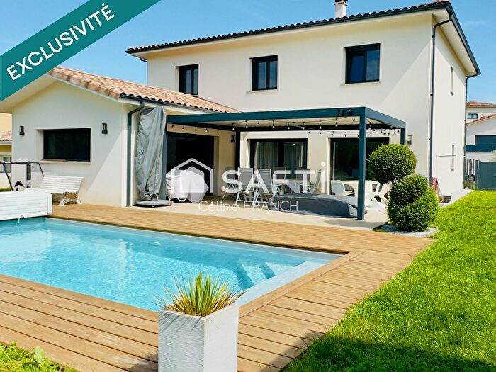 Maison 7 pièces à Saint-Jean, à vendre