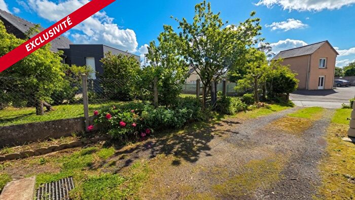 Saint-Domineuc : Maison 8 pièces à vendre