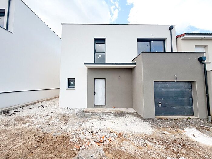 Maison à vendre - Vic-le-Comte - 5 pièces - 4 chambres