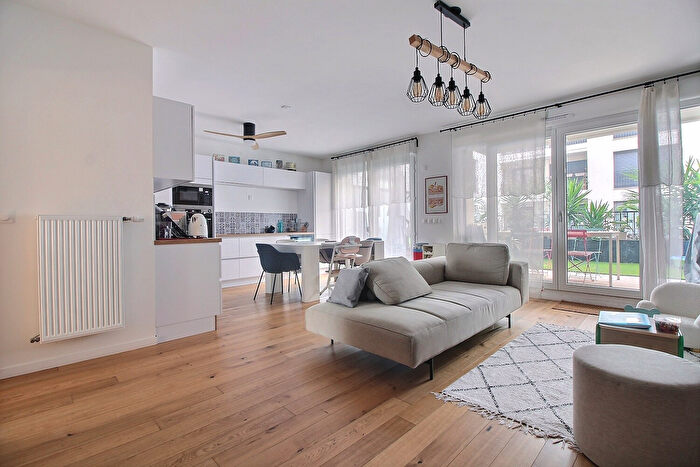 Appartement 4 pièces à vendre - Saint-Ouen, Victor Hugo, Les Docks