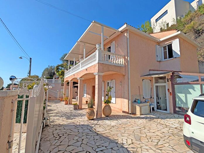 Maison à vendre - Nice, Saint-Pancrace - 5 pièces - 4 chambres