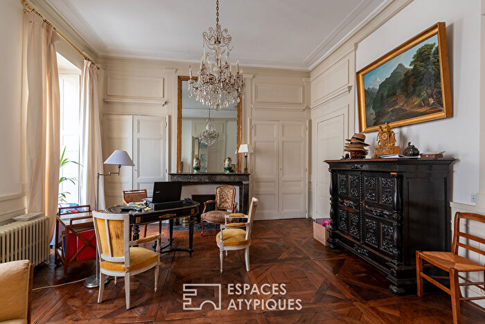 Appartement à vendre - Quartiers Centre, Centre-ville - 8 pièces - 7 chambres