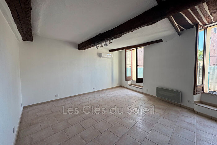 Brignoles, Centre-ville, Vieille ville : Appartement 1 pièce à louer